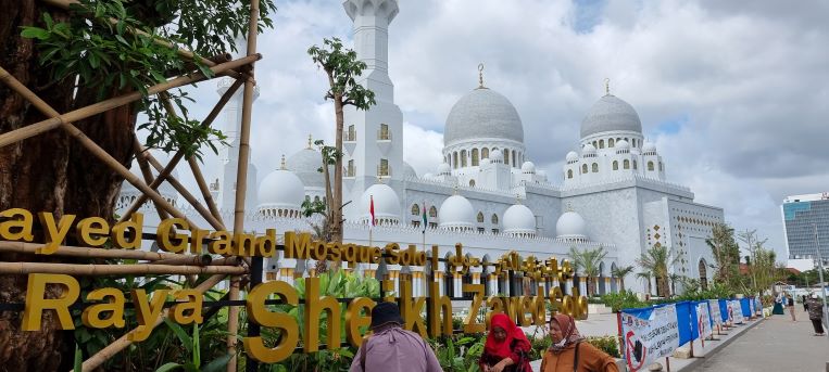 Serba-serbi Muktamar (22): Wisata Reliji Aisyiyah Sumut ke Masjid ...